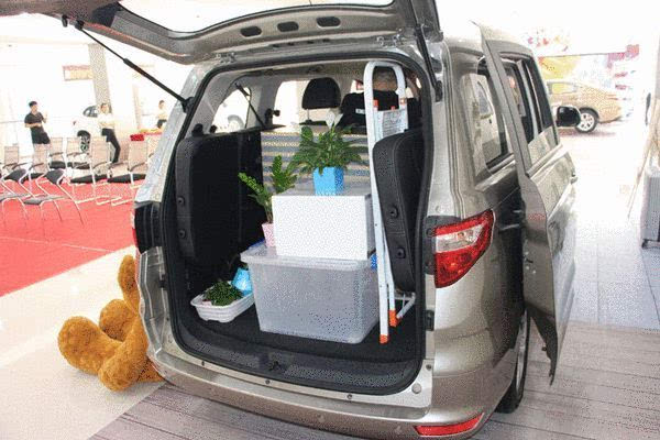 金杯F50仅售5.99万起 宜商宜家MPV颠覆来袭-搜狐